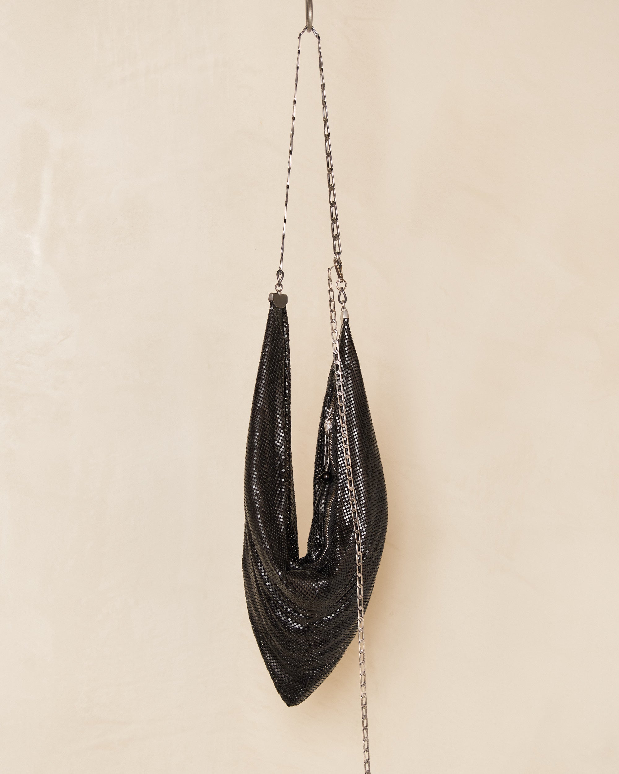 Laura B Matte Black Leela Hug Bag Black LB25LEE - DILETTANTE – Dilettante