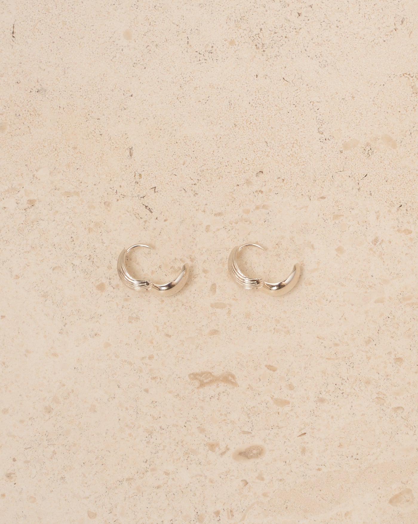 Sterling Silver Reversible Hinged Hoops – Dilettante