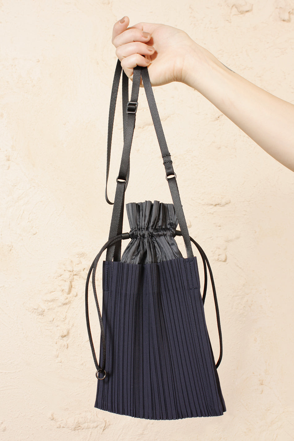 Pleated Drawstring Bag Navy – Dilettante